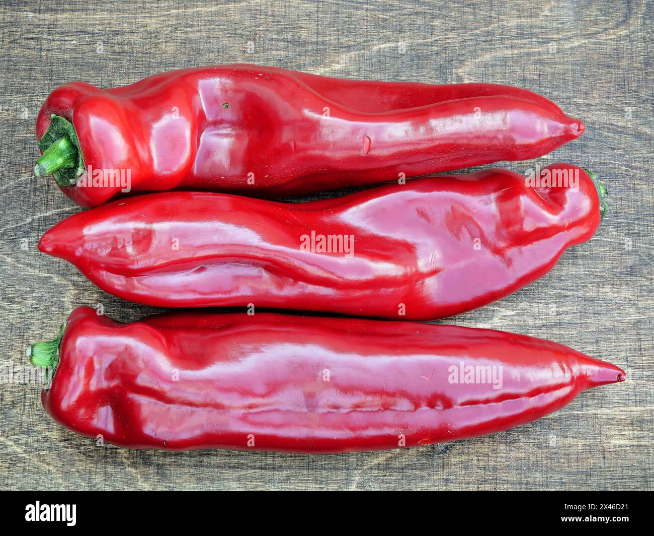 Red & yellow pointed peppers: Vitamin-rich, antioxidants, healthy snack ...