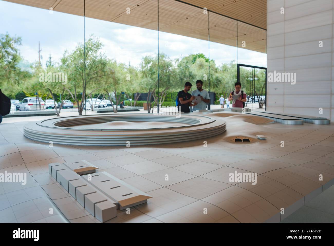 Modern Apple Store with Minimalist Design, Mountain View, CA Stock ...