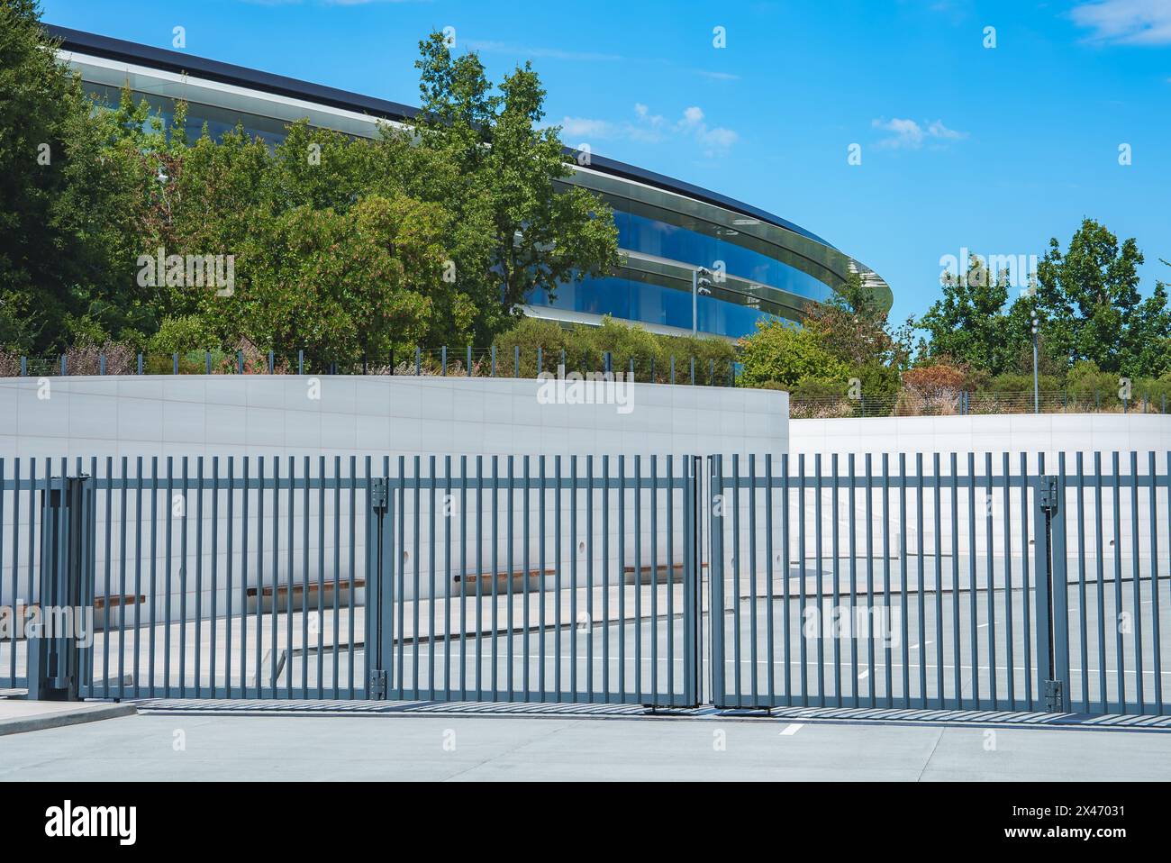Modern Architectural Structure with Curved Glass Panels, Apple Office ...
