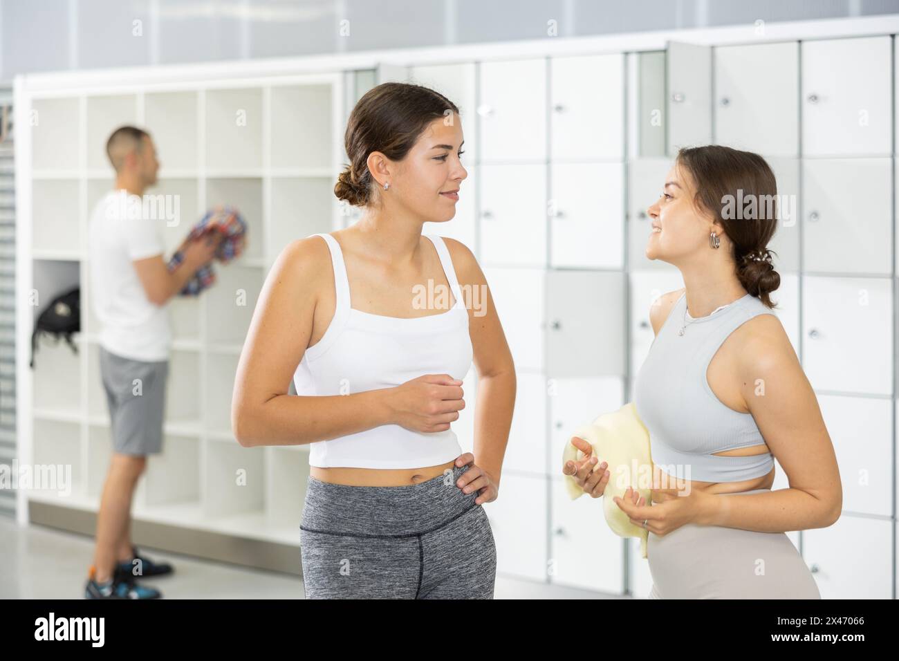 Ladies changing room hi-res stock photography and images - Alamy
