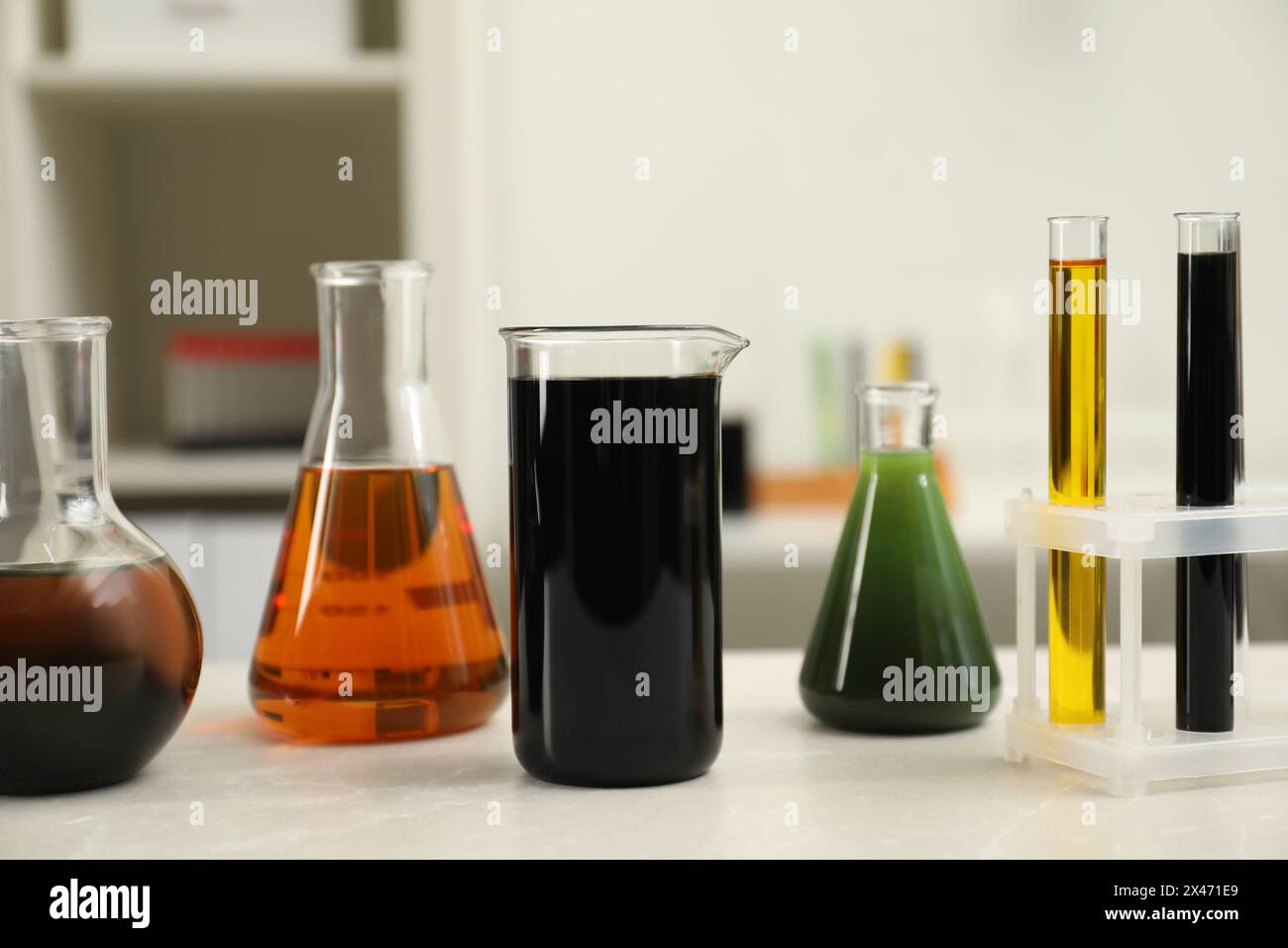 Different types chemical laboratory glassware hi-res stock photography ...