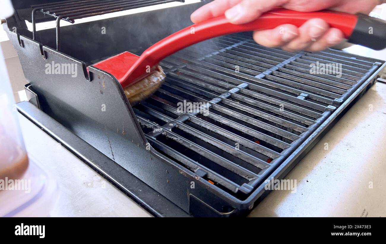 Proper grill care hi-res stock photography and images - Alamy