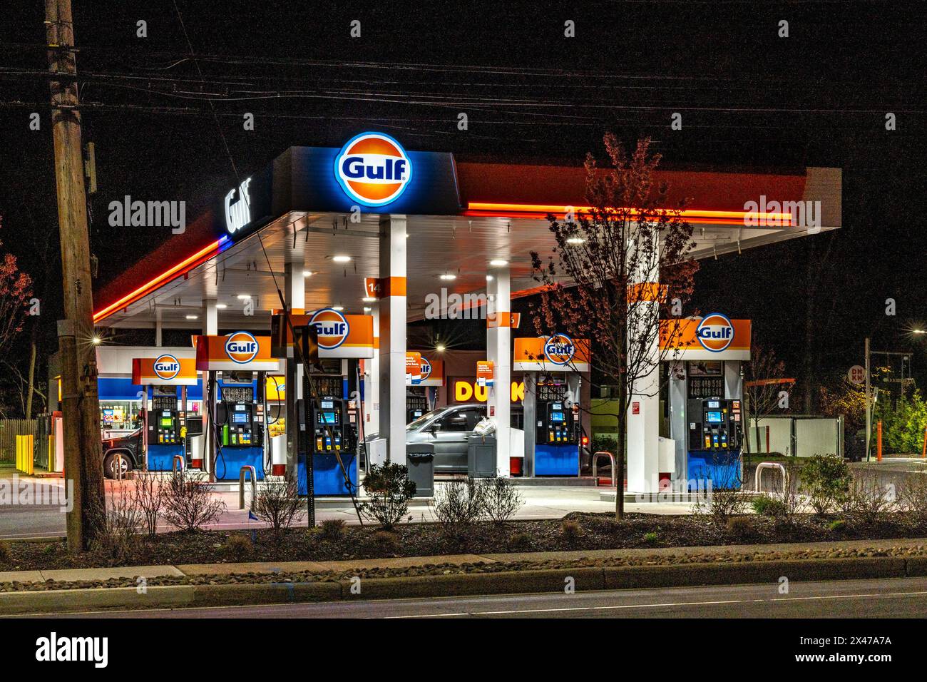 Gulf gas station sign hi-res stock photography and images - Alamy
