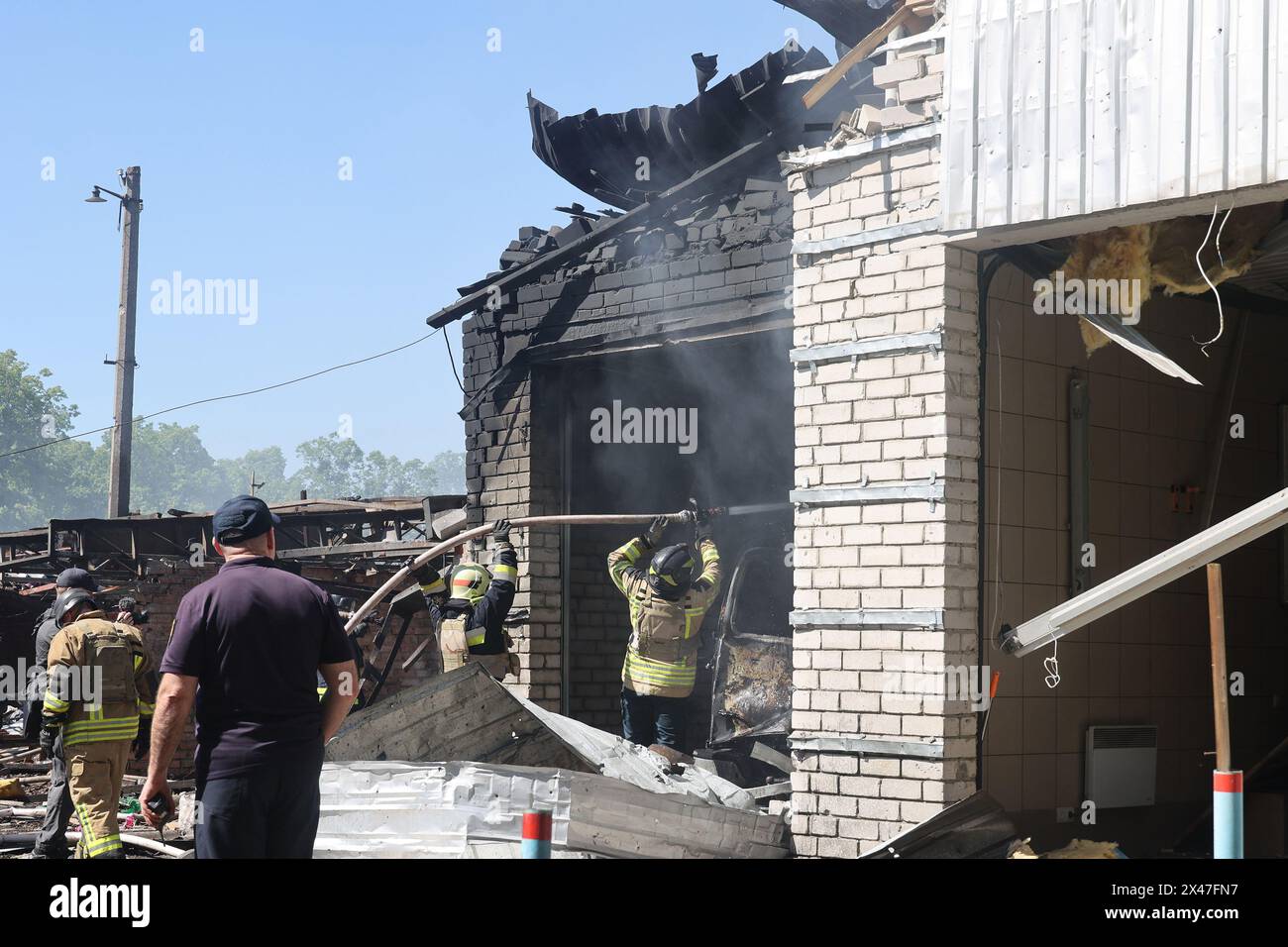 Non Exclusive: KHARKIV, UKRAINE - APRIL 30, 2024 - Rescuers deal with ...