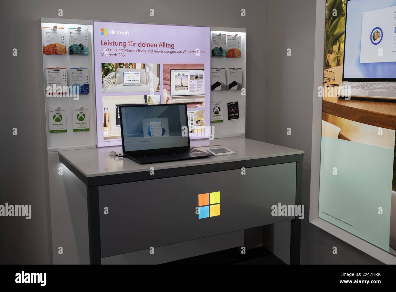 Themenbild - Microsoft Windows 11 Verkaufsausstellung mit Office 365 ...