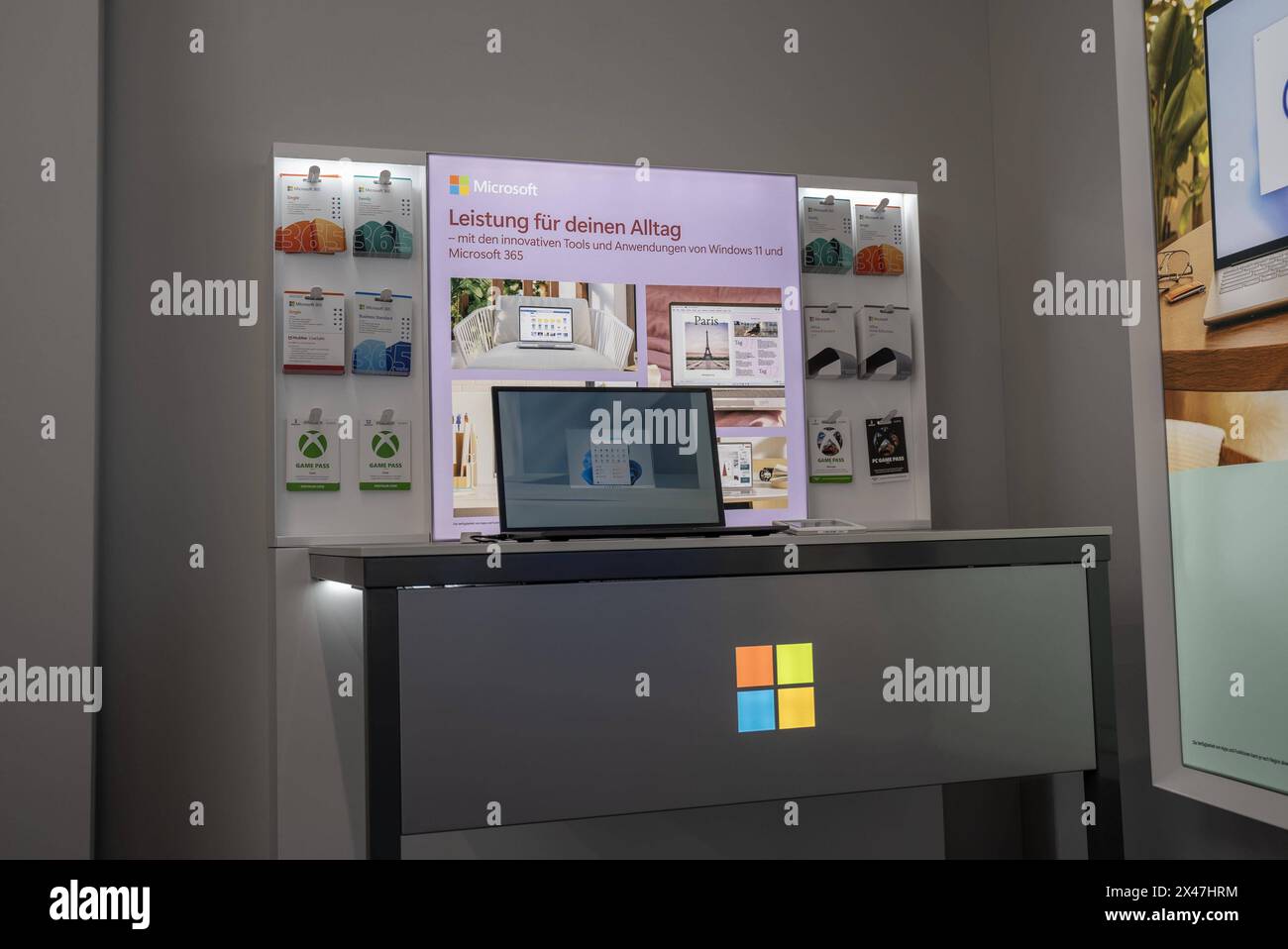 Themenbild - Microsoft Windows 11 Verkaufsausstellung mit Office 365 ...