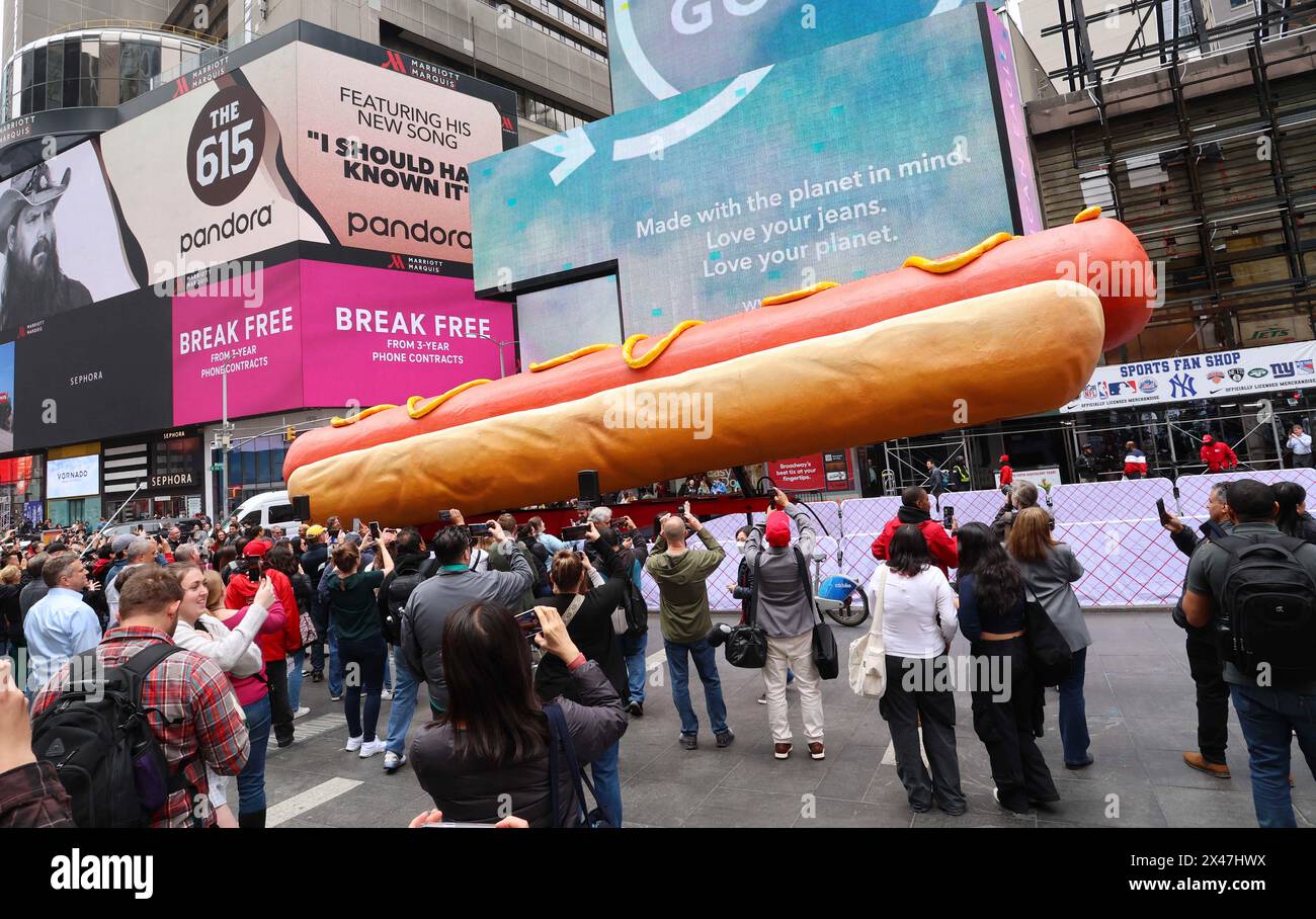New York City, United States. 30th Apr, 2024. Giant 65-foot-long Hot ...