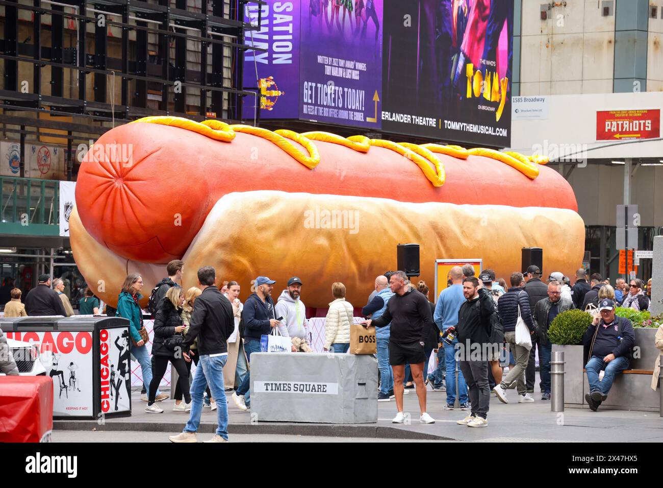 New York City, United States. 30th Apr, 2024. Giant 65-foot-long Hot ...
