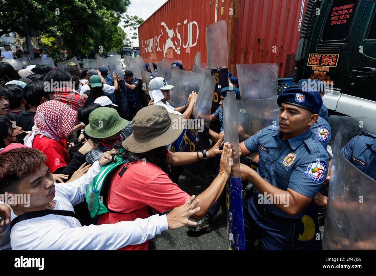 Filipino riot police hi-res stock photography and images - Alamy