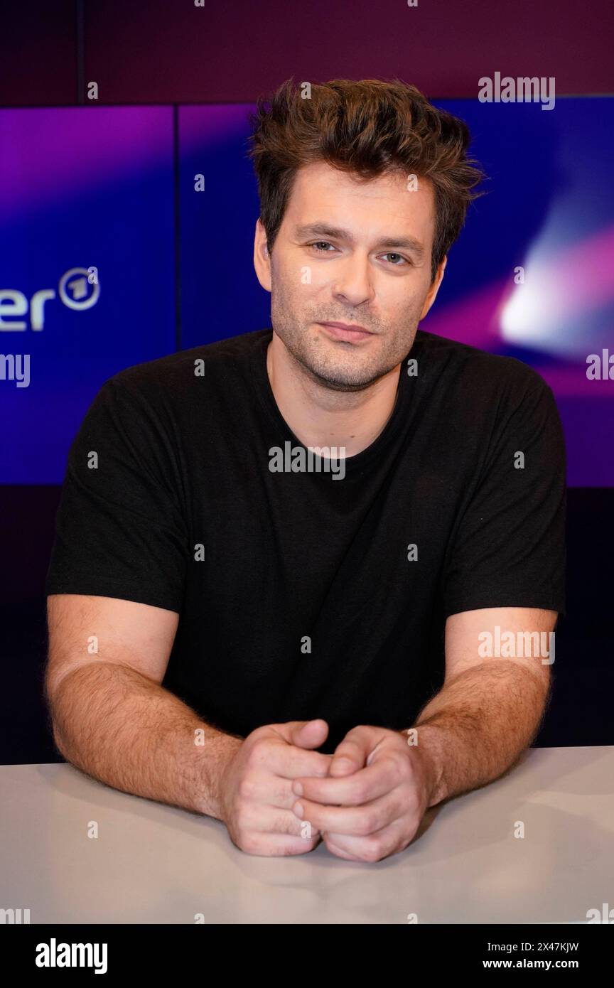 Tilo Jung in der ARD-Talkshow maischberger im Studio Berlin Adlershof ...