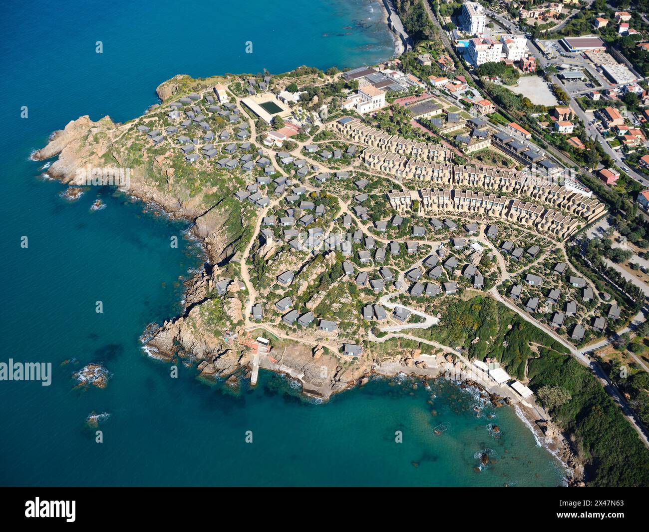 Hotel bungalow club village hi-res stock photography and images - Alamy