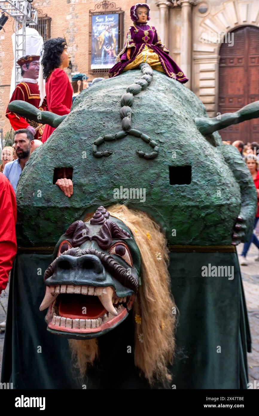 Parade of the Tarasca and the giants and big heads in the Corpus ...