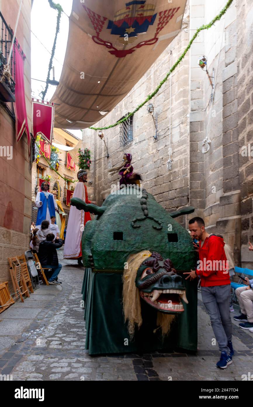 Parade of the Tarasca and the giants and big heads in the Corpus ...
