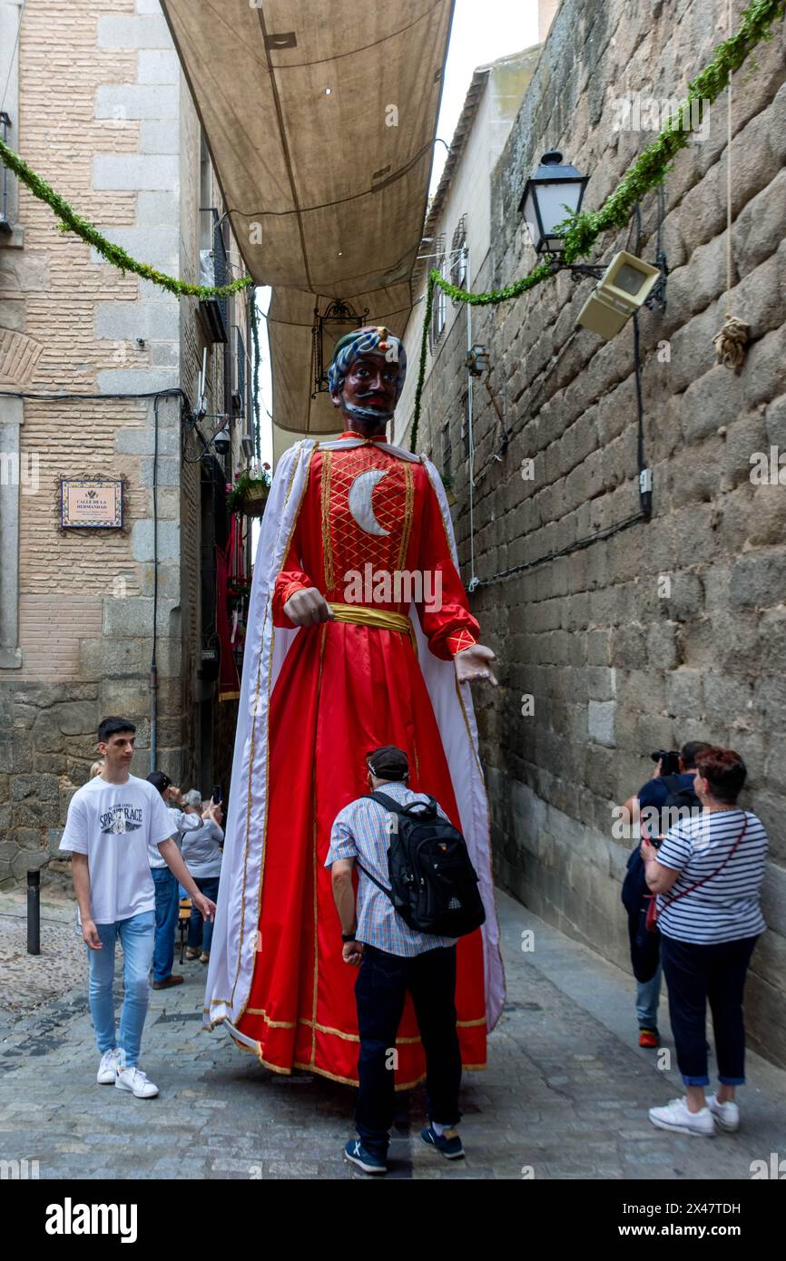 Parade of the Tarasca and the giants and big heads in the Corpus ...