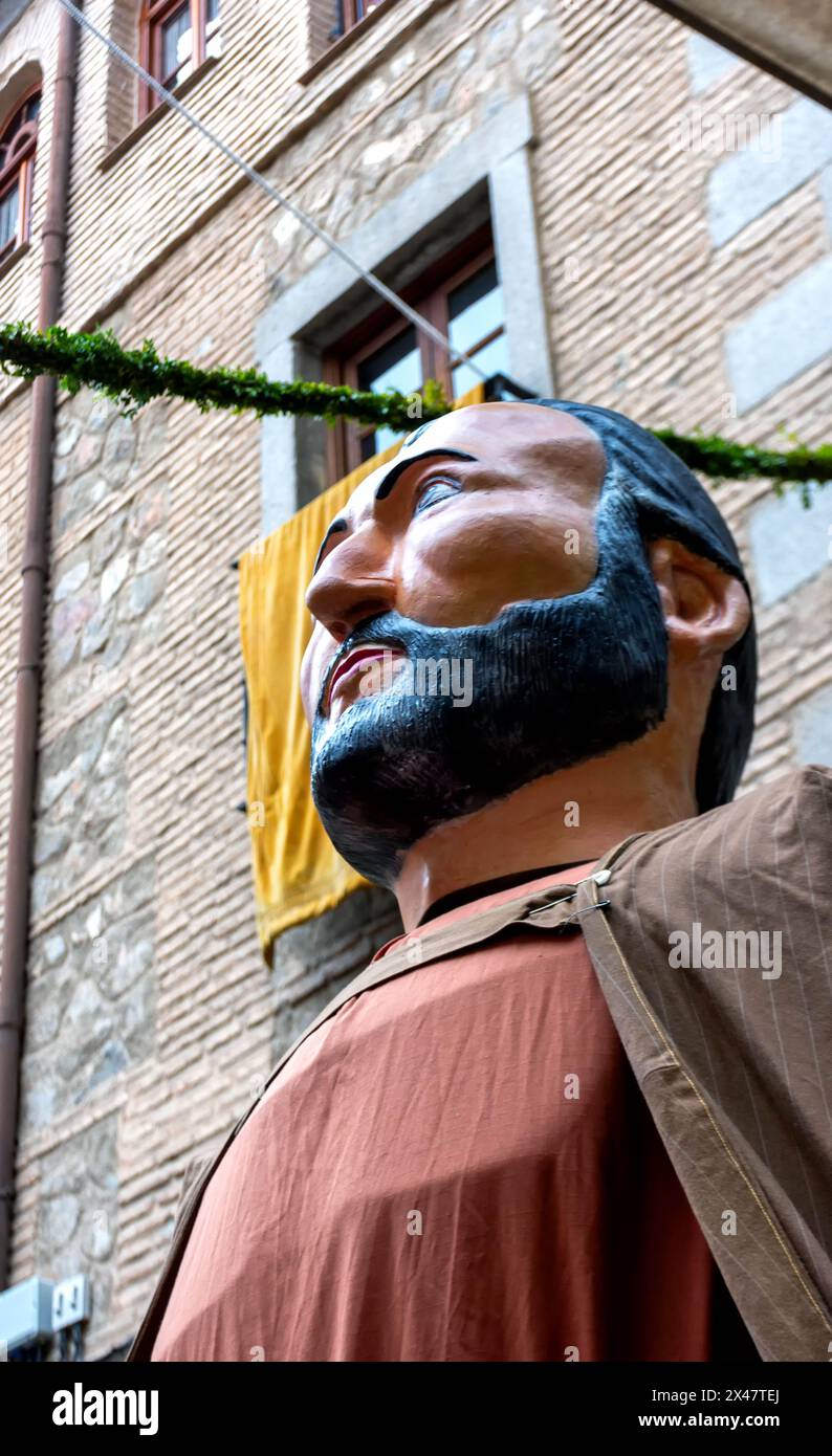 Parade of the Tarasca and the giants and big heads in the Corpus ...