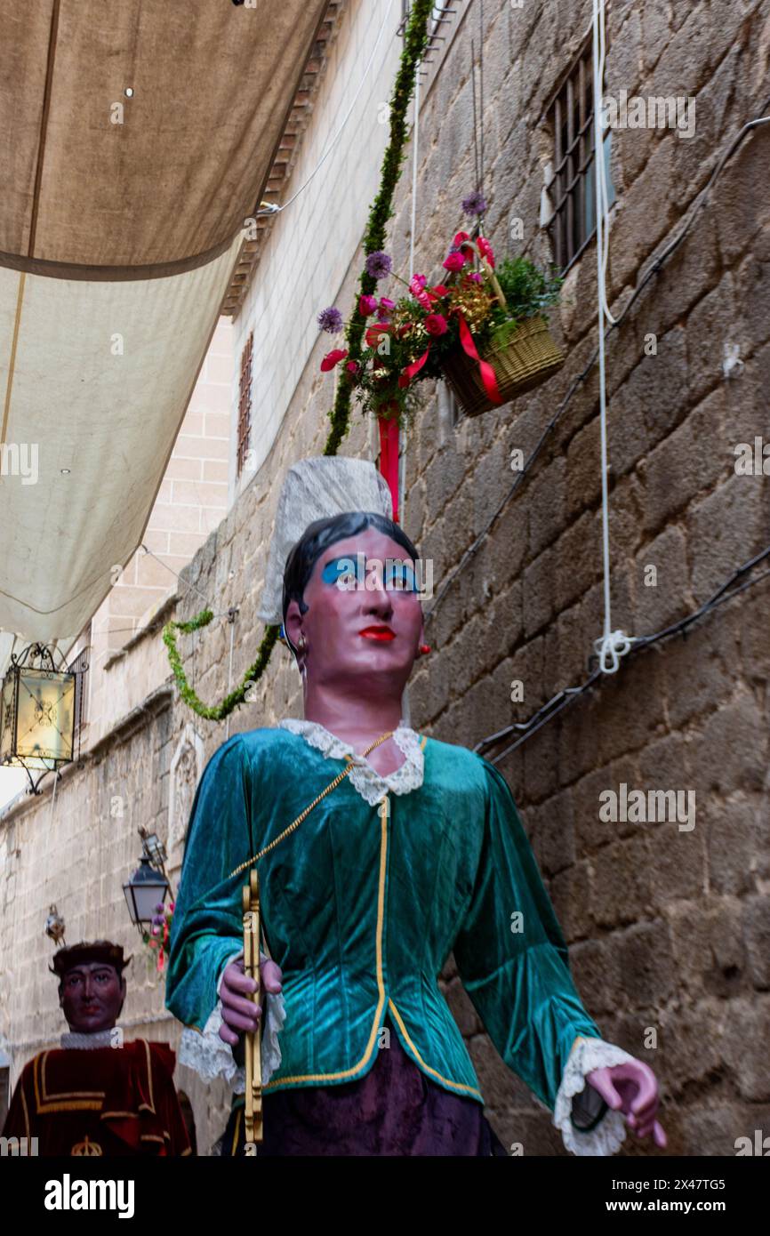 Parade of the Tarasca and the giants and big heads in the Corpus ...