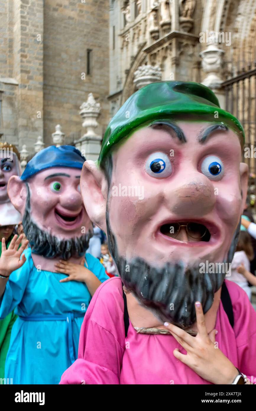 Parade of the Tarasca and the giants and big heads in the Corpus ...