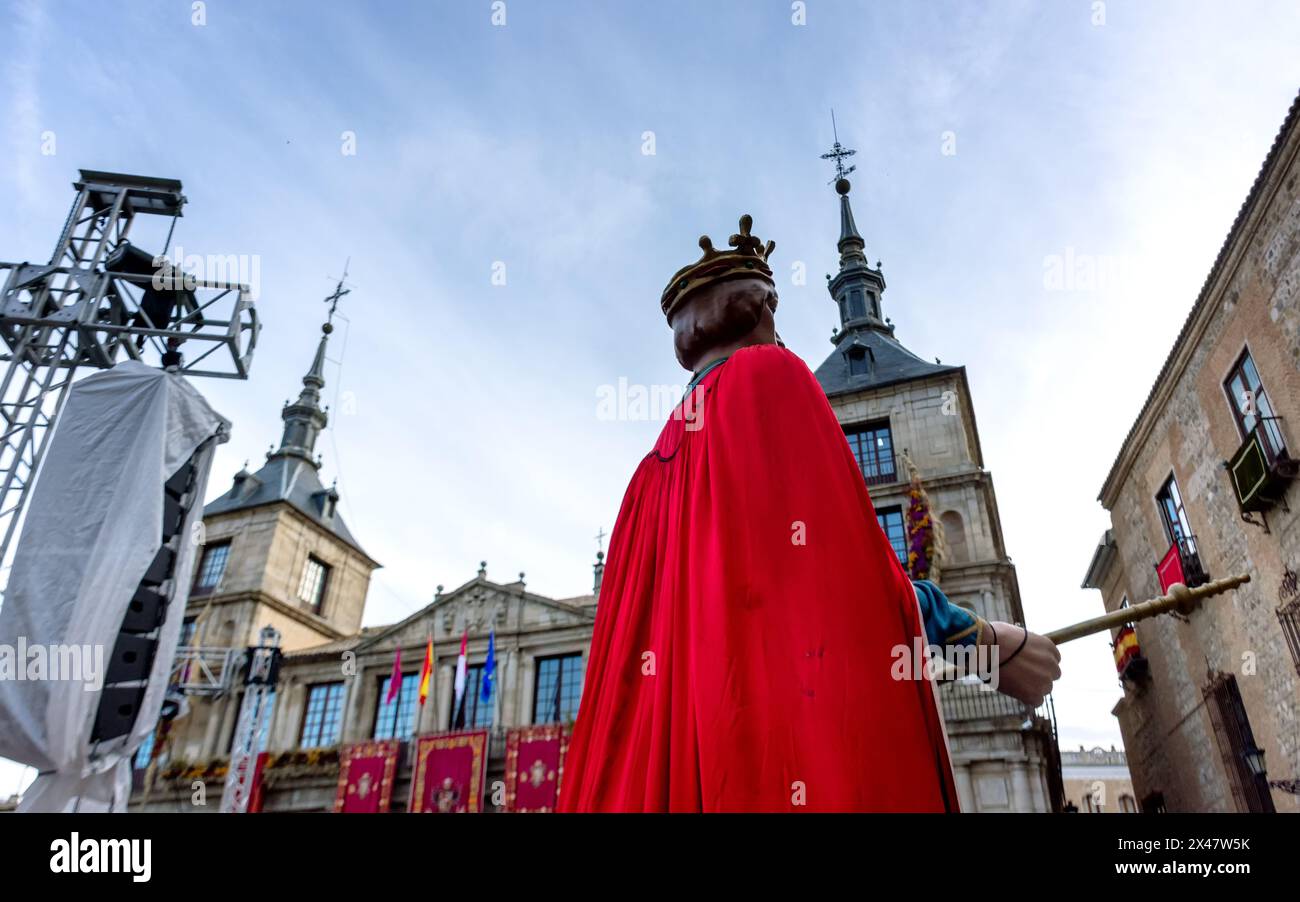 Parade of the Tarasca and the giants and big heads in the Corpus ...