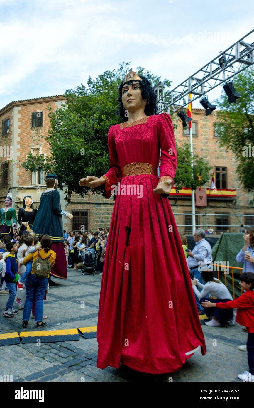 Parade of the Tarasca and the giants and big heads in the Corpus ...