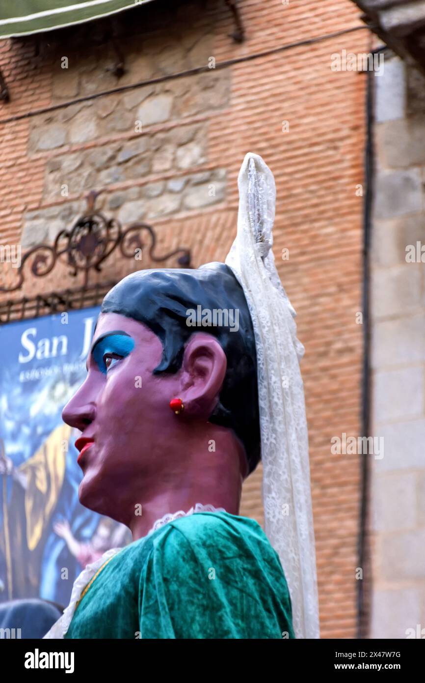 Parade of the Tarasca and the giants and big heads in the Corpus ...