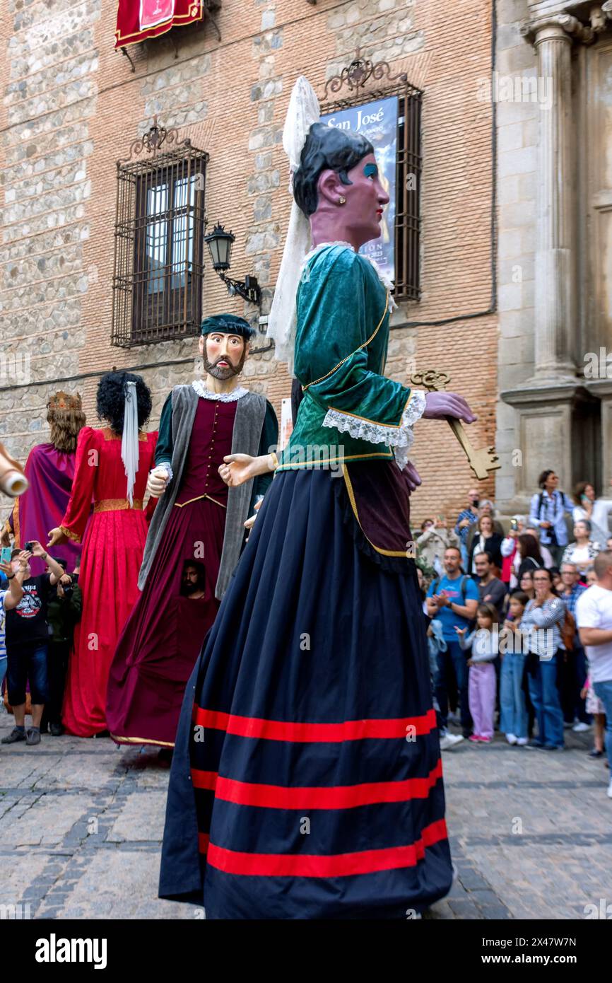 Parade of the Tarasca and the giants and big heads in the Corpus ...