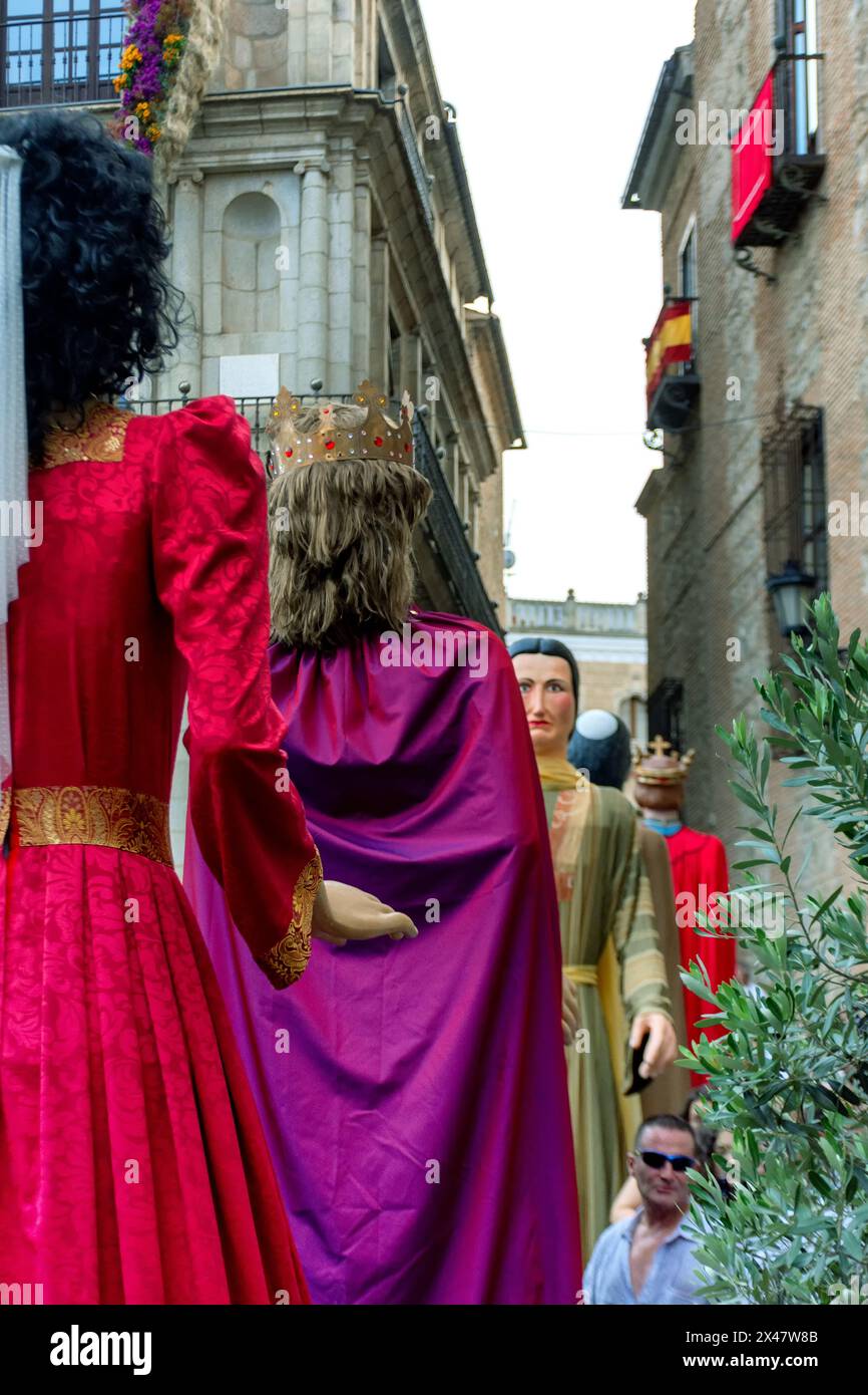 Parade of the Tarasca and the giants and big heads in the Corpus ...