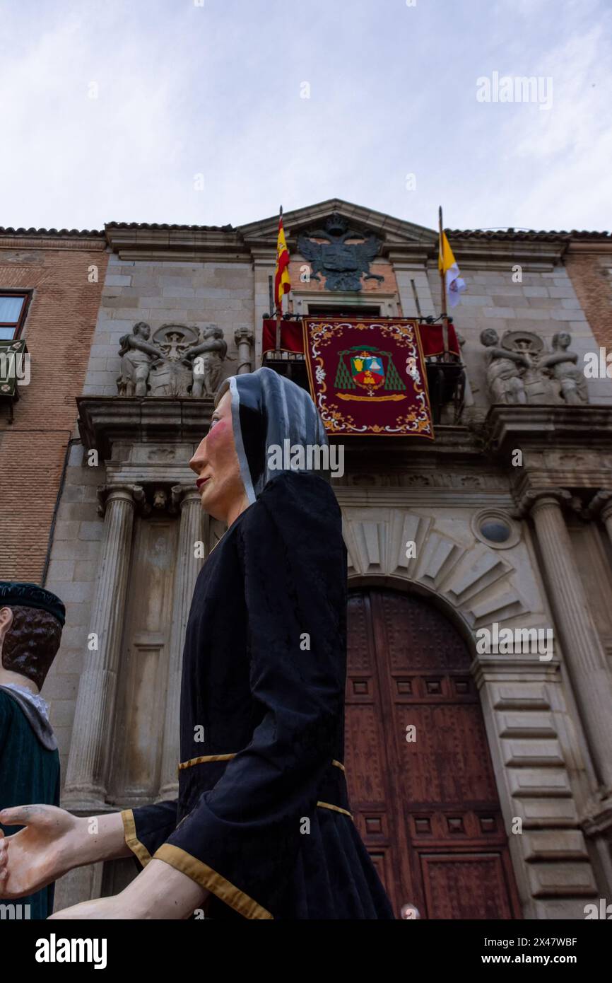 Parade of the Tarasca and the giants and big heads in the Corpus ...