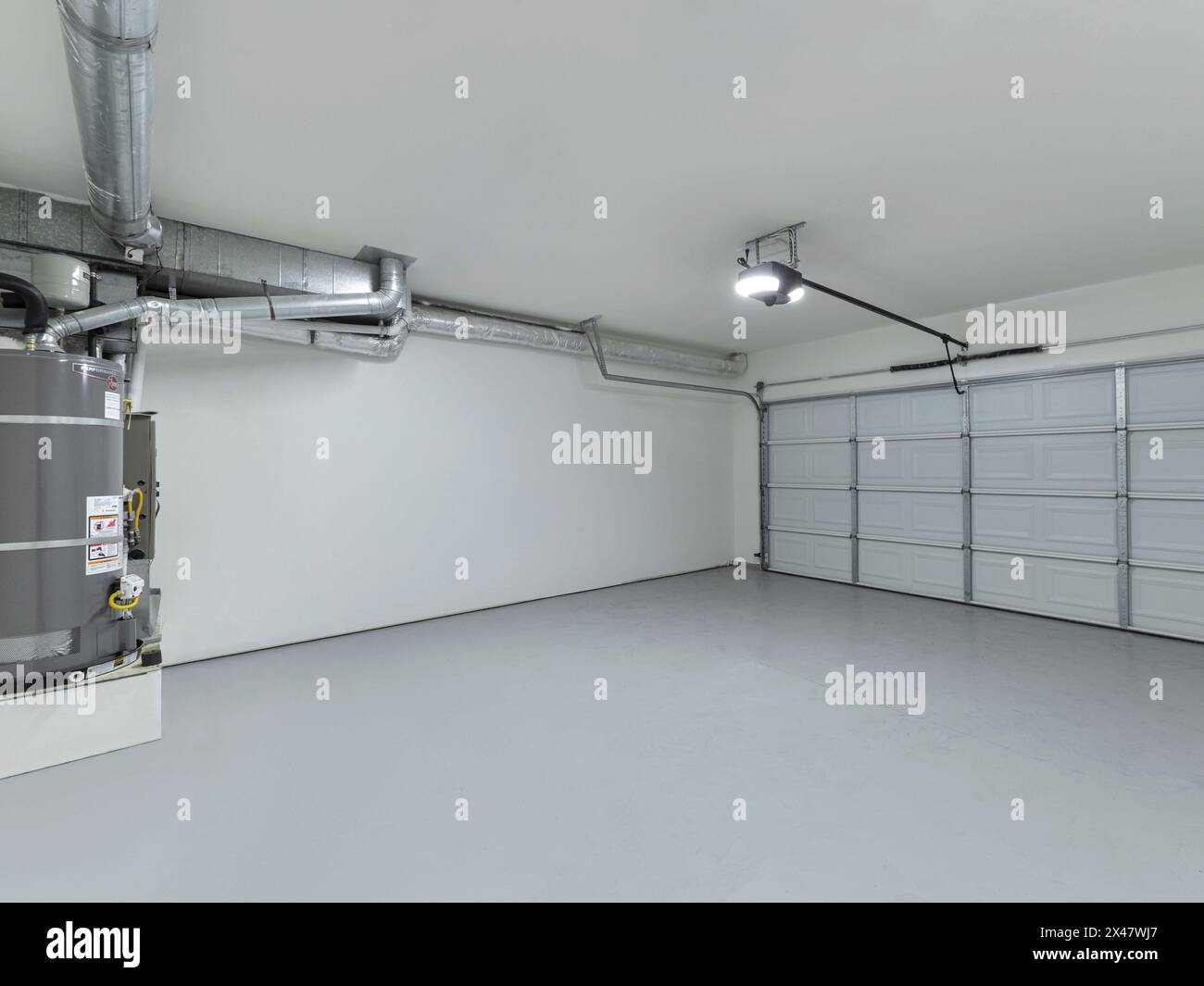 Modern residential empty garage interior Stock Photo - Alamy