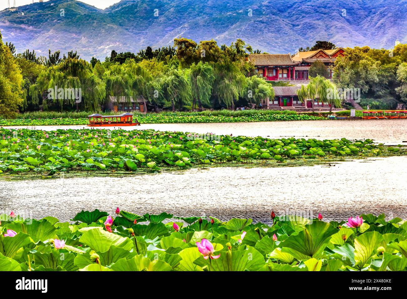 Lotus pad garden buildings, Summer Palace, Beijing, China Stock Photo ...