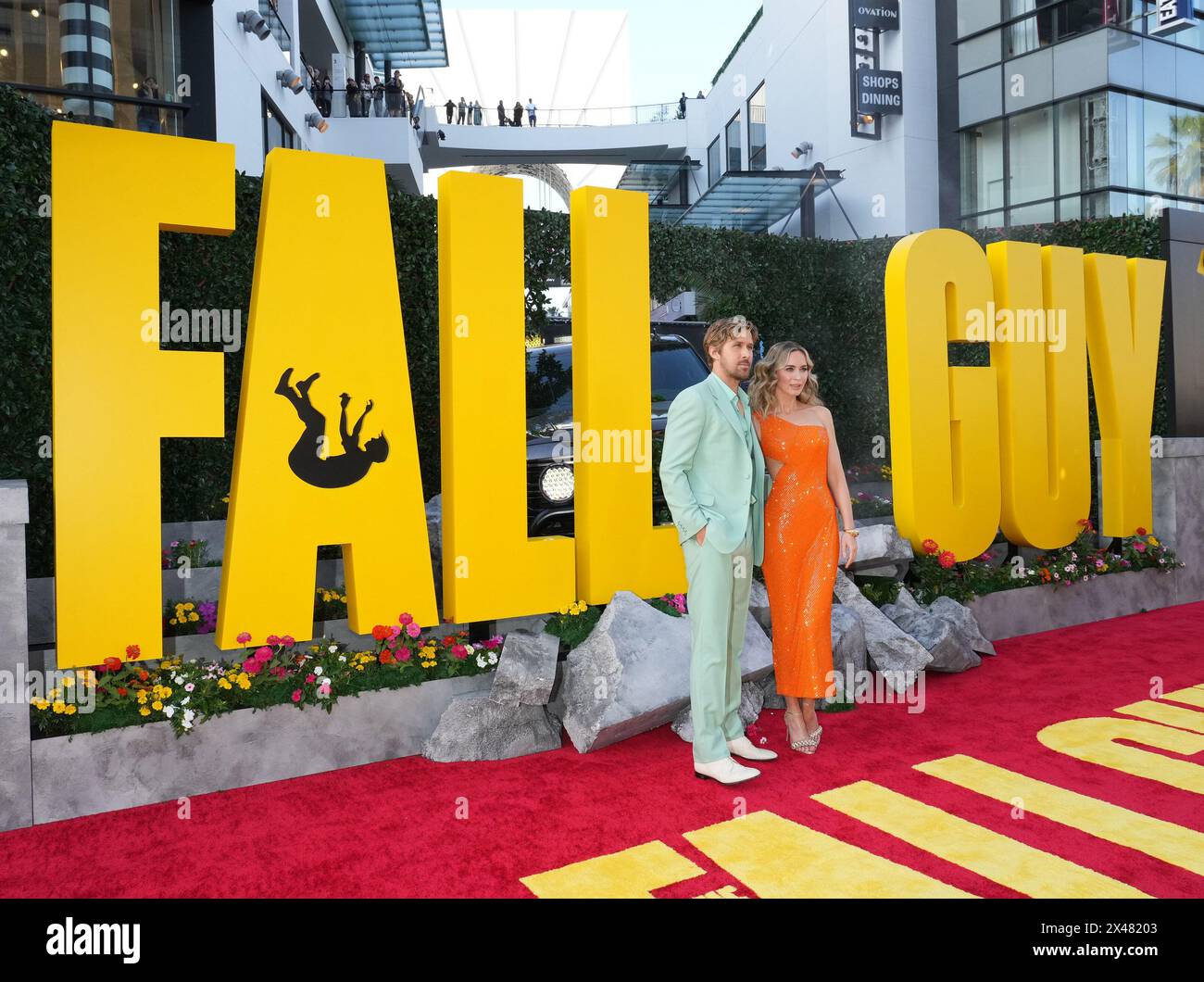 (L-R) Ryan Gosling and Emily Blunt at the Universal Pictures' THE FALL ...