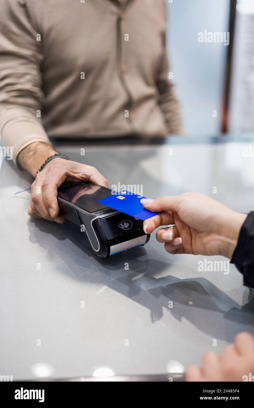 Contactless payment technology customer hi-res stock photography and ...