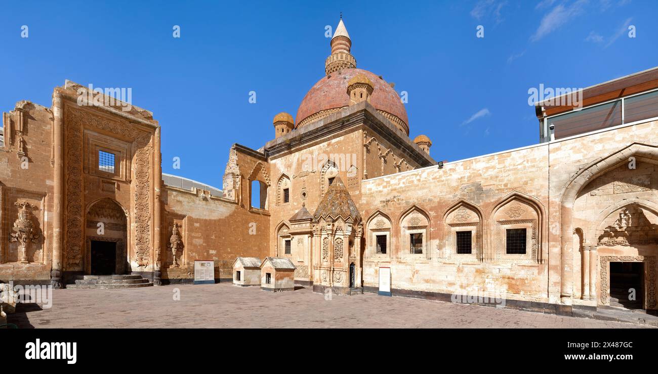 Ishak Pasha palace, Second courtyard with the tomb of the palace ...