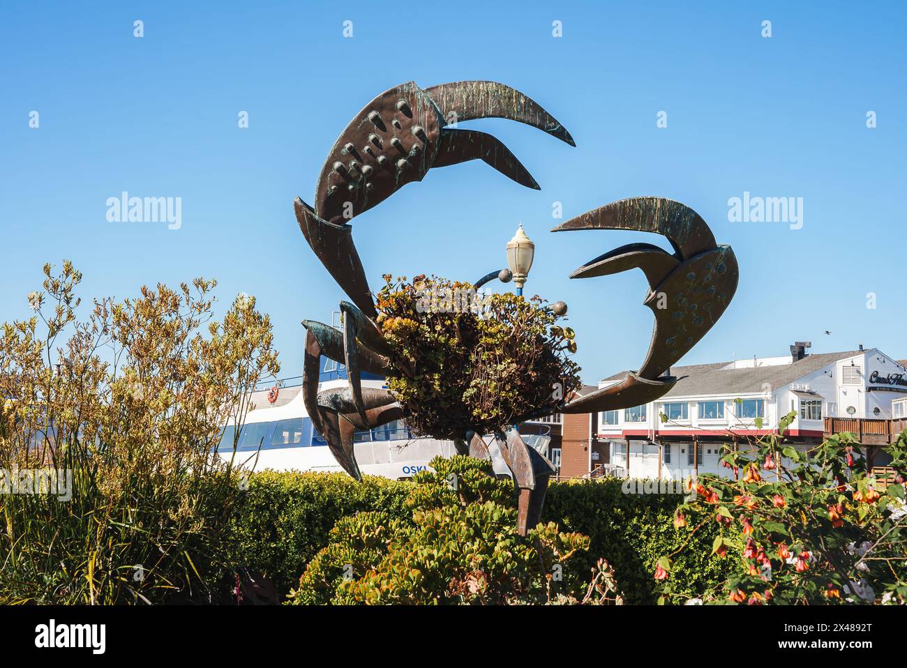 Metal Crab Sculpture in San Francisco Garden, Pier 39 Area Stock Photo ...