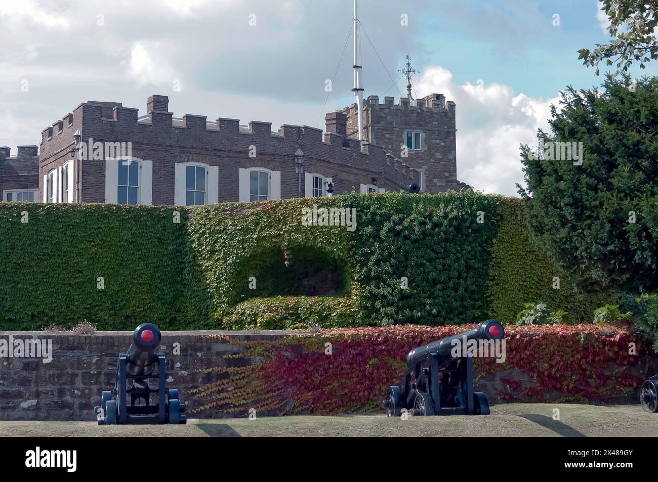 Canons on the Seaward side of Walmer Castle, Kent Stock Photo - Alamy