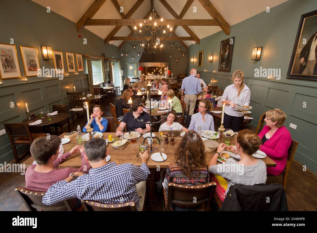 Sunday lunch at the Talbot Inn in Mells, Somerset UK Stock Photo - Alamy