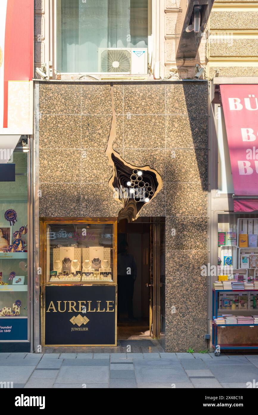 Vienna, Austria - First Schullin jewellery shop by Hans Hollein Stock Photo - Alamy