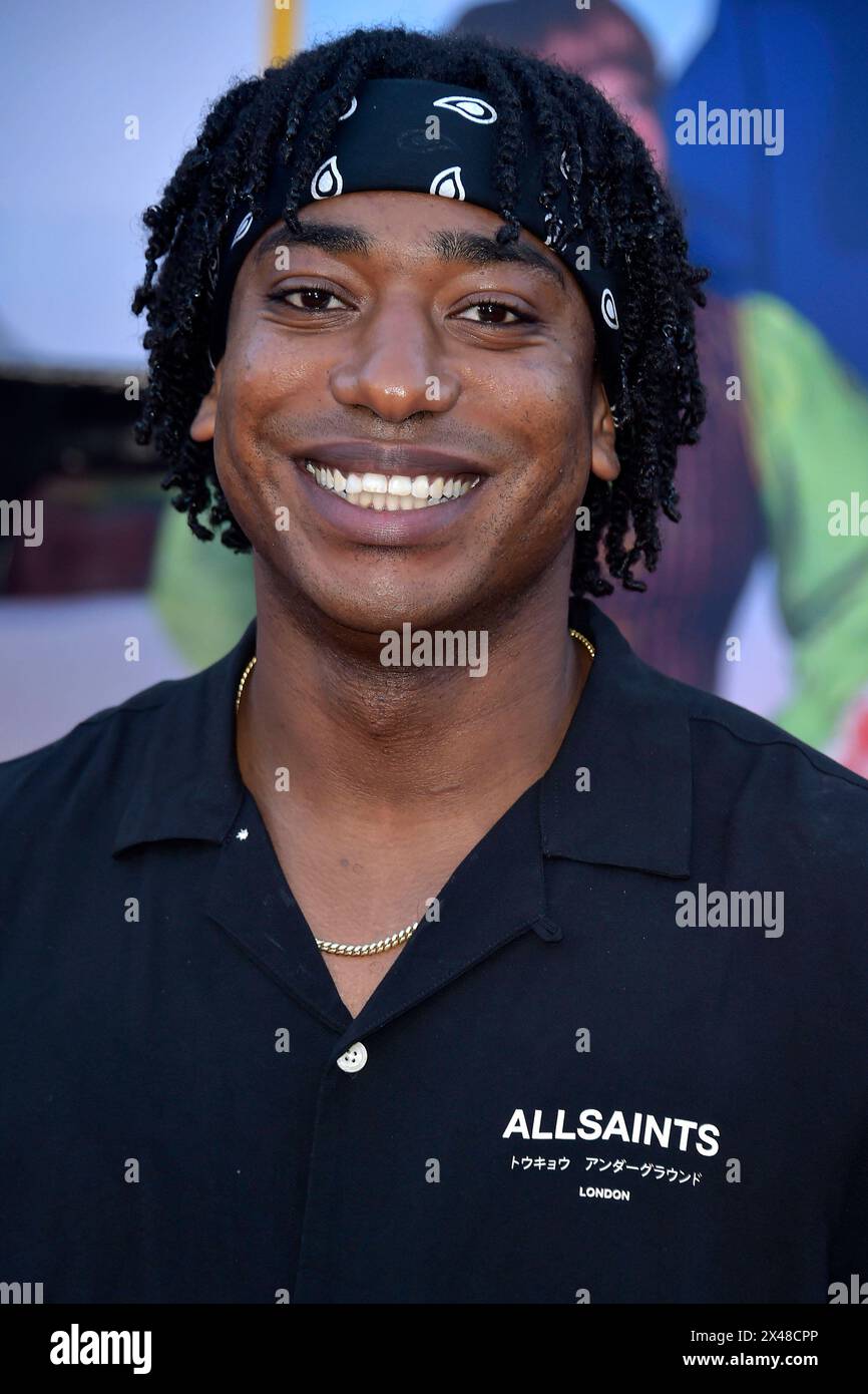 Kevin Langue bei der Premiere des Netflix-Films Unfrosted im Egyptian Theater. Los Angeles,30.04 ...
