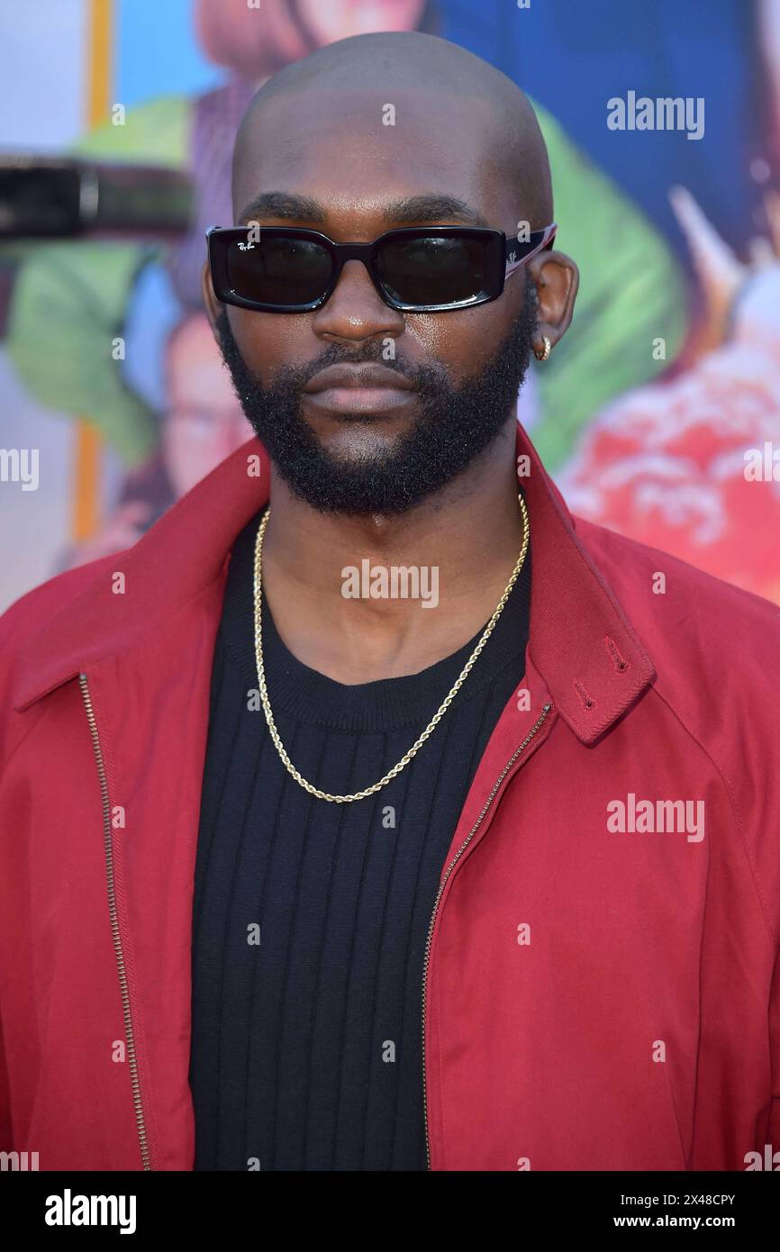 Josh Otusanya bei der Premiere des Netflix-Films Unfrosted im Egyptian ...