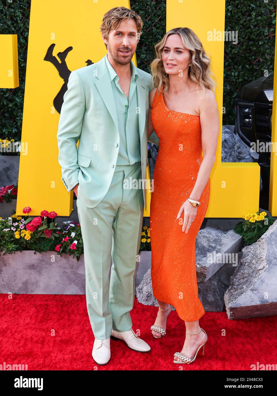 Mint colored dress hi-res stock photography and images - Alamy