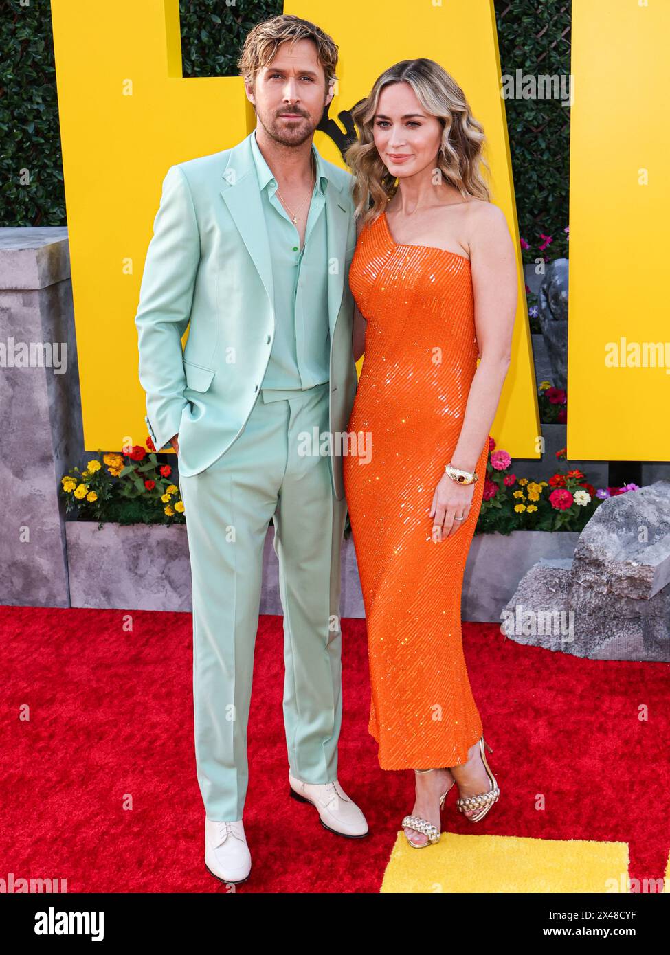 Mint colored dress hi-res stock photography and images - Alamy
