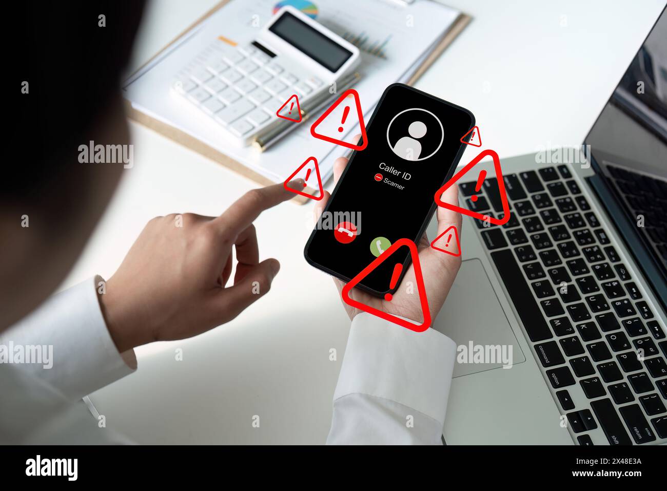 Mobile phone alert system hi-res stock photography and images - Alamy