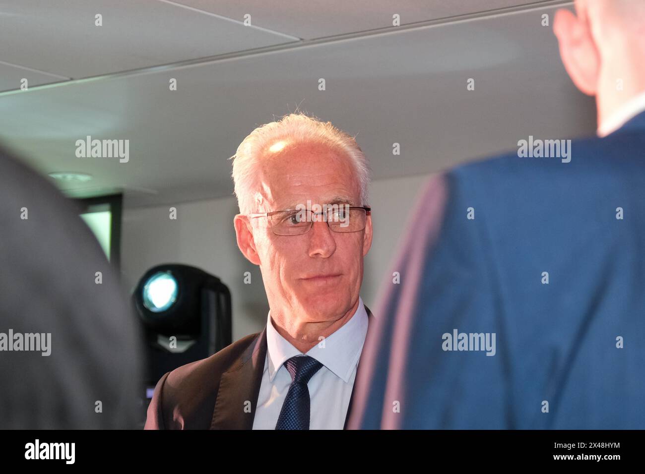 Mick mccarthy barnsley hi-res stock photography and images - Alamy