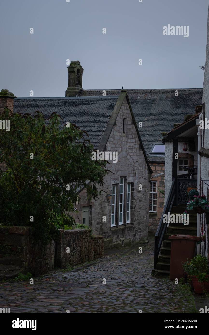 Silent Scottish village Culross with stone buildings Stock Photo - Alamy