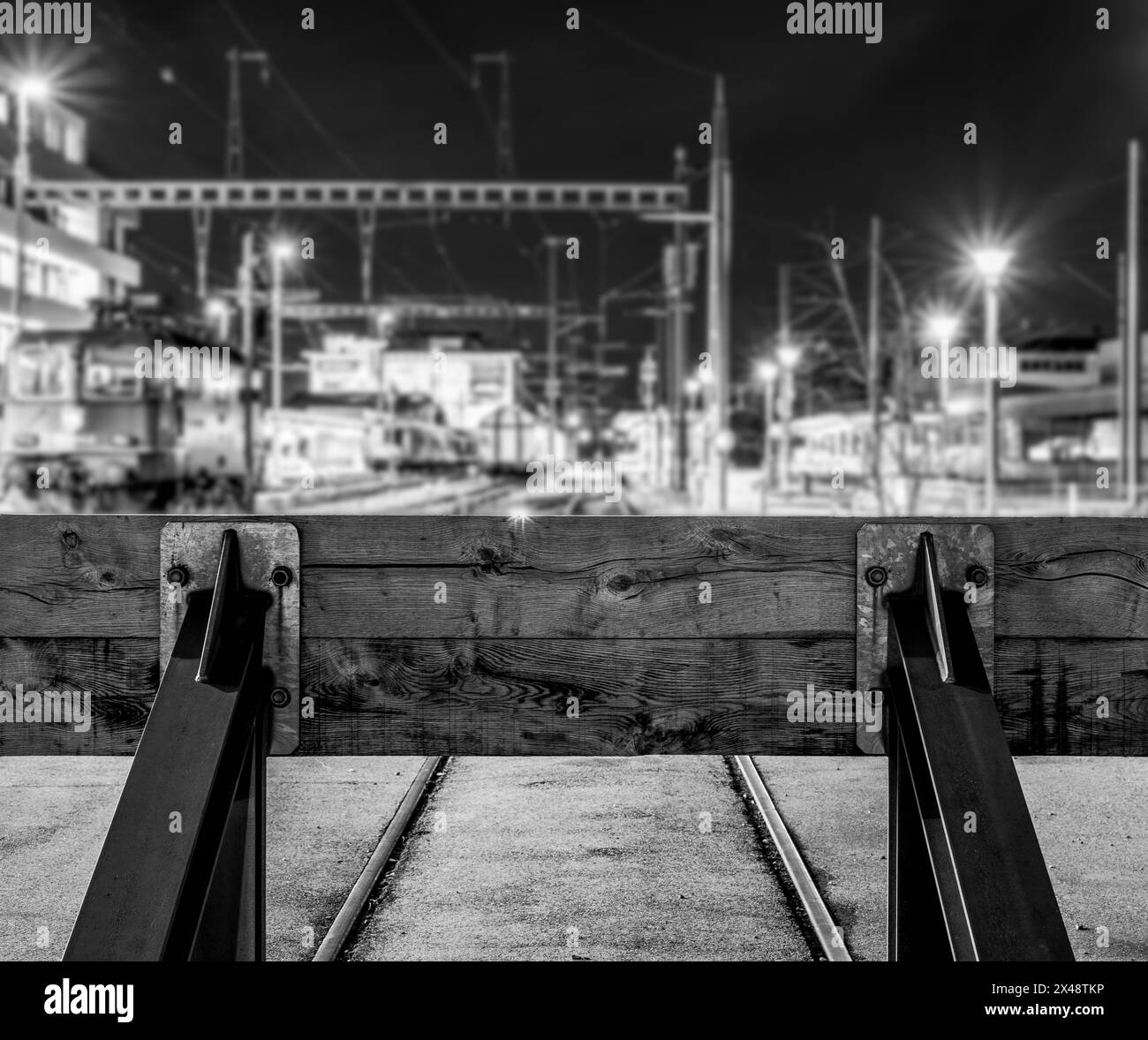 Buffer stop from behind. In front of the buffer stop lights ...