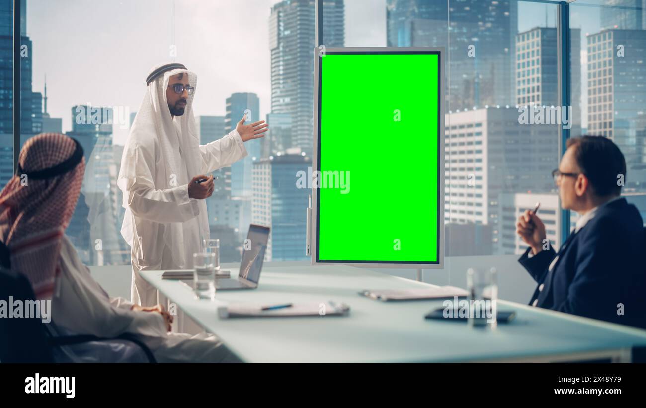 Saudi Businessman Holds Meeting Presentation for International Business ...