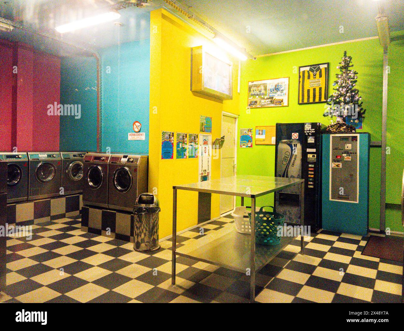 Faltend hi-res stock photography and images - Alamy