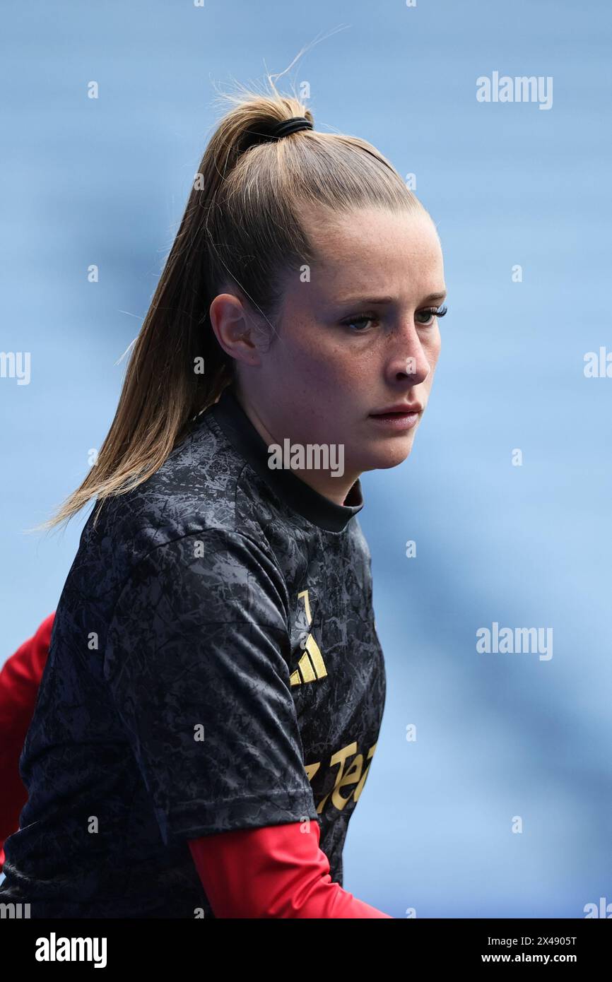 Ella Toone of Manchester United warms up ahead of the Barclays WomenÕs ...