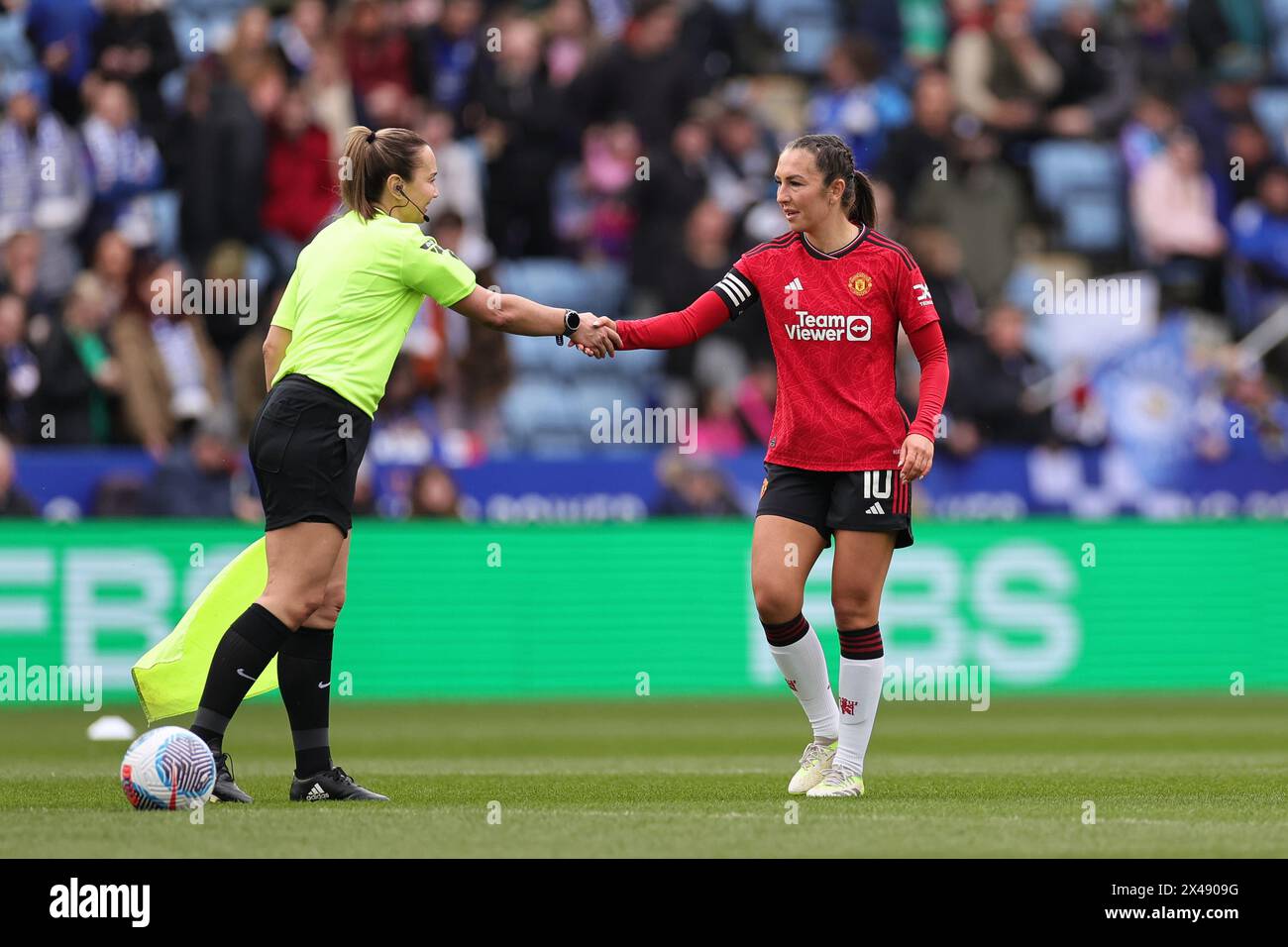 Katie Zelem of Manchester United interacts with a match official Stock ...