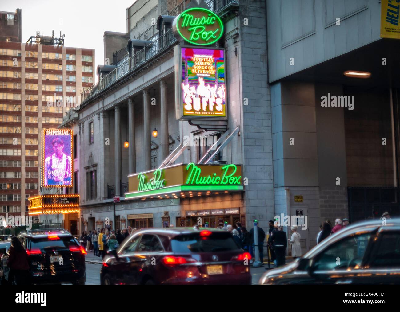 Theatergoers outside the Music Box Theatre to see the musical ÒSuffsÓÓ ...