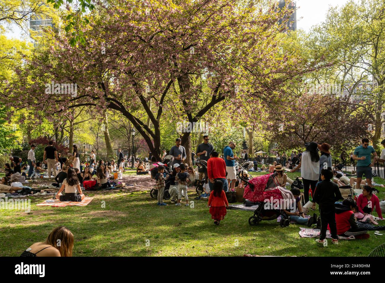 Spring weather 2024 hi-res stock photography and images - Alamy